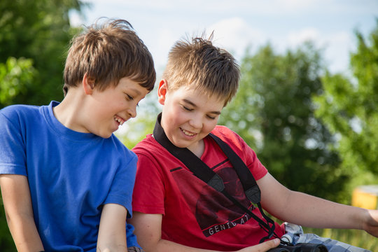 "Fighting Kids" Images – Browse 99 Stock Photos, Vectors, and Video ...