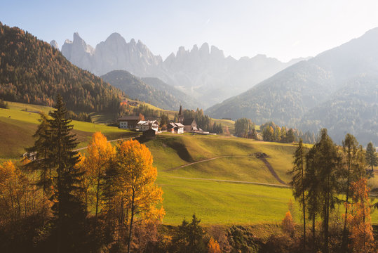 "Odle Mountains"-Bilder: Stock-Fotos & -Videos. | Adobe Stock