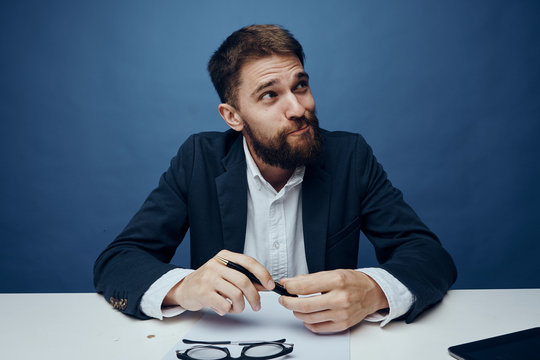 รูปภาพSmirking – เลือกดูภาพถ่ายสต็อก เวกเตอร์ และวิดีโอ31,358 | Adobe Stock