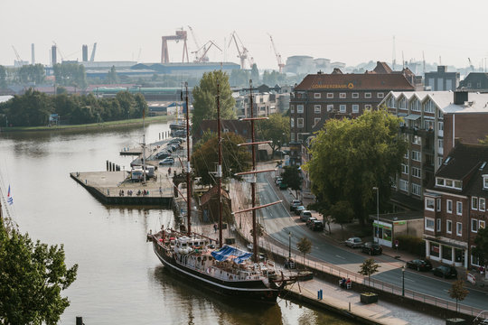 รูปภาพEmden – เลือกดูภาพถ่ายสต็อก เวกเตอร์ และวิดีโอ2,079 | Adobe Stock