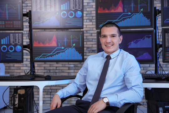 Stockbroker Images – Browse 11,432 Stock Photos, Vectors, and Video ...