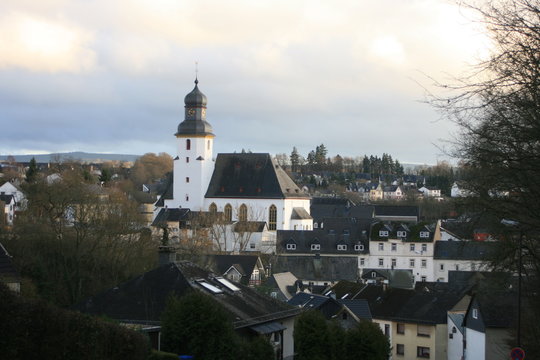 รูปภาพ"Simmern – เลือกดูภาพถ่ายสต็อก เวกเตอร์ และวิดีโอ360 | Adobe Stock