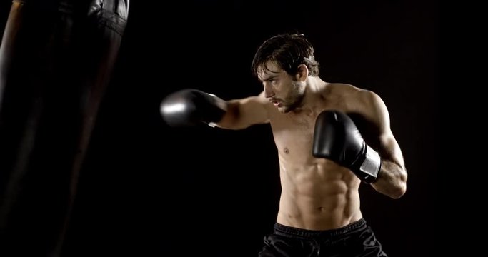 Punching 影像 – 瀏覽 462,015 個素材庫相片、向量圖和影片 | Adobe Stock