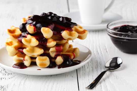 รูปภาพCreem – เลือกดูภาพถ่ายสต็อก เวกเตอร์ และวิดีโอ301 | Adobe Stock