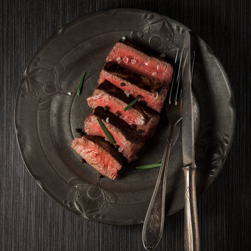 Rinderlende bilder – Bläddra bland 240 stockfoton, vektorer och videor ...