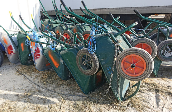 Brouettes Images – Browse 41 Stock Photos, Vectors, and Video | Adobe Stock