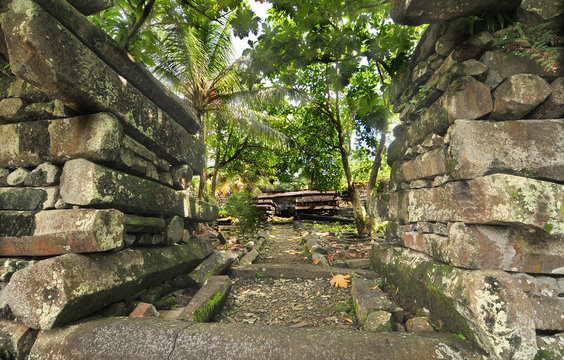 「Megalit」の画像 - 101 件の Stock 写真、ベクターおよびビデオ | Adobe Stock