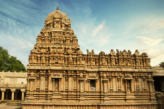 รูปภาพ"Thanjavur Big Temple" – เลือกดูภาพถ่ายสต็อก เวกเตอร์ และวิดีโอ35 ...