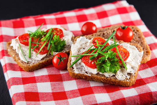 รูปภาพBrotschnitte – เลือกดูภาพถ่ายสต็อก เวกเตอร์ และวิดีโอ664 | Adobe ...
