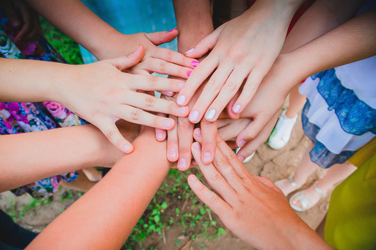 Multicultural Children Holding Hands Images – Browse 1,373 Stock Photos ...