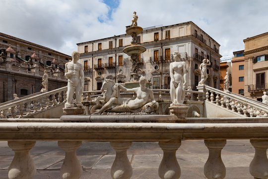 "Fontana Pretoria" Images – Browse 906 Stock Photos, Vectors, and Video ...