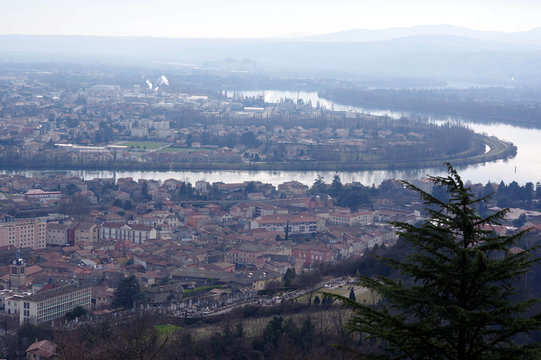 รูปภาพCondrieu – เลือกดูภาพถ่ายสต็อก เวกเตอร์ และวิดีโอ378 | Adobe Stock