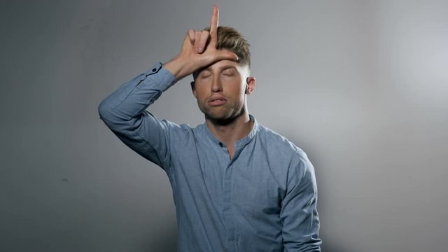 "Eye Rolling" Images – Parcourir 228 le catalogue de photos, vecteurs ...