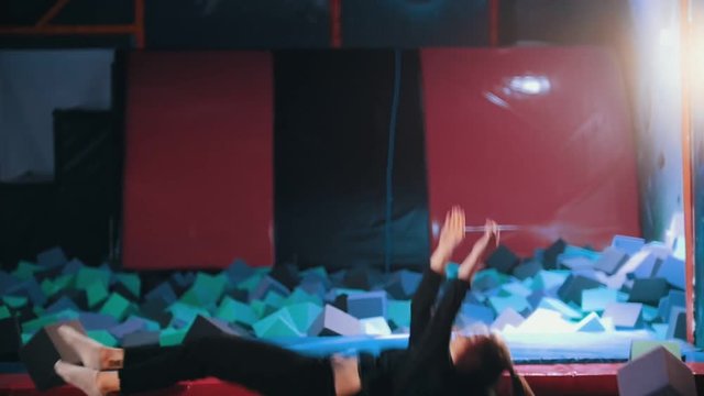 "Acrobat Flip" 이미지 – 찾아보기 22 스톡 사진, 벡터 및 비디오 | Adobe Stock