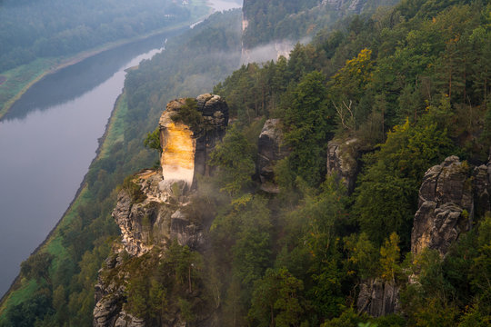 รูปภาพElbstein – เลือกดูภาพถ่ายสต็อก เวกเตอร์ และวิดีโอ7 | Adobe Stock