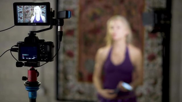 Vlogging Képek – Böngésszen 192,190 stockfotókat, vektorokat és ...