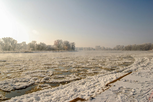 Treibeis bilder – Bläddra bland 1,640 stockfoton, vektorer och videor ...