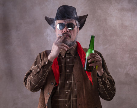 Cowboy Drinking Beer Images – Browse 645 Stock Photos, Vectors, and ...