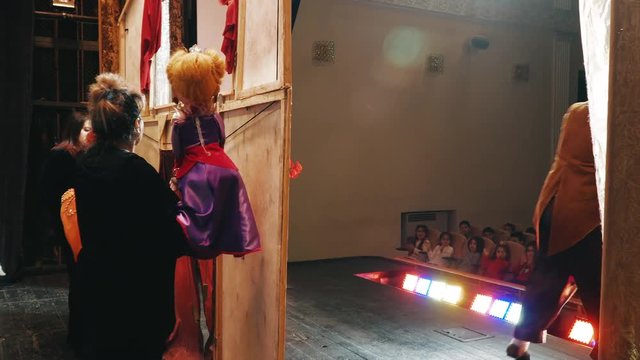 Puppet-Show Bilder – Durchsuchen 273 Archivfotos, Vektorgrafiken und ...