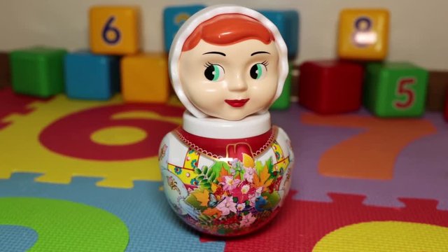 "Roly-Poly Toy"-Bilder: Stock-Fotos & -Videos. | Adobe Stock