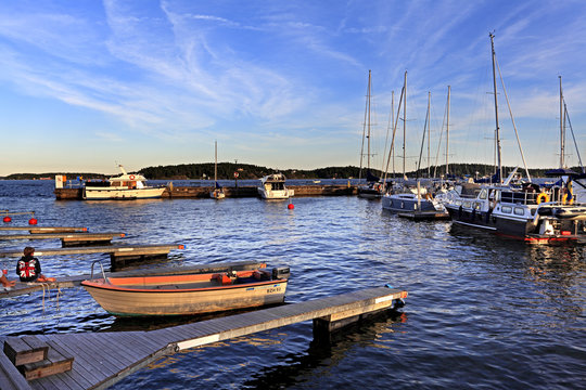 Uppland bilder – Bläddra bland 2,423 stockfoton, vektorer och videor ...