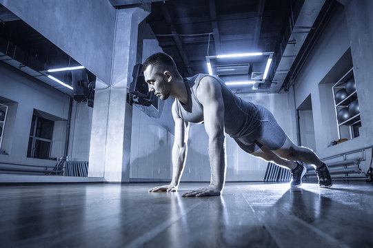 รูปภาพPush-Ups – เลือกดูภาพถ่ายสต็อก เวกเตอร์ และวิดีโอ72,316 | Adobe Stock