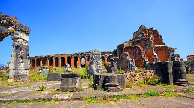 Capua Bilder – Durchsuchen 711 Archivfotos, Vektorgrafiken und Videos | Adobe Stock