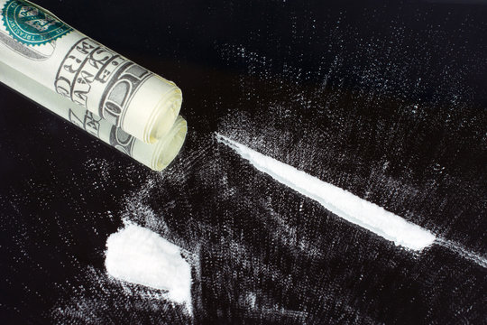 Cocaine Lines On Mirror Images – Browse 672 Stock Photos, Vectors, and ...