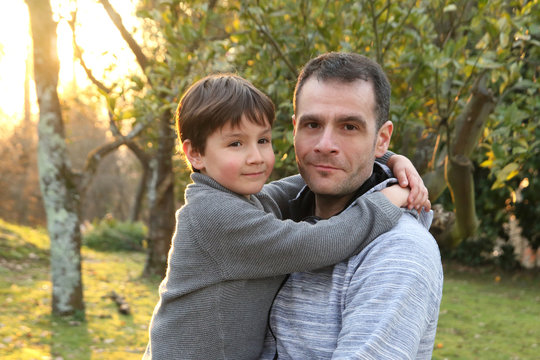 รูปภาพAbrazados – เลือกดูภาพถ่ายสต็อก เวกเตอร์ และวิดีโอ457 | Adobe Stock