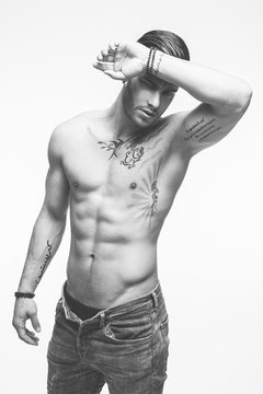 รูปภาพBarechestedness – เลือกดูภาพถ่ายสต็อก เวกเตอร์ และวิดีโอ1,307 ...