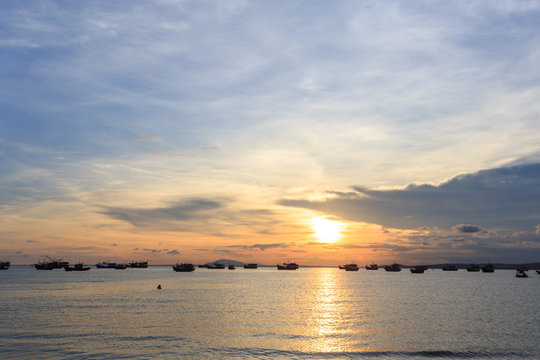 Sunpath-Bilder: Stock-Fotos & -Videos. | Adobe Stock