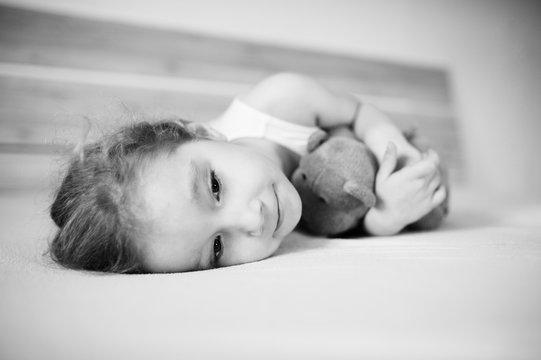 「Overlie」の画像 - 951 件の Stock 写真、ベクターおよびビデオ | Adobe Stock