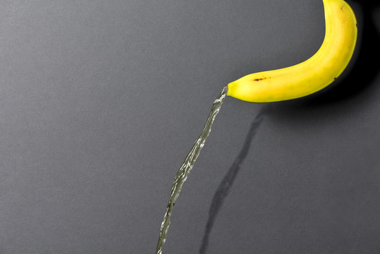 Urinating-Bilder: Stock-Fotos & -Videos. | Adobe Stock