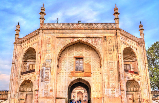 Afbeeldingen over Maqbara – Blader in stockfoto's, vectoren en video's ...