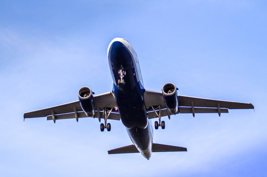 Boing Bilder – Durchsuchen 1,827 Archivfotos, Vektorgrafiken und Videos ...