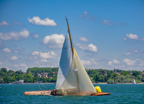 รูปภาพ"Leeward – เลือกดูภาพถ่ายสต็อก เวกเตอร์ และวิดีโอ16,845 | Adobe Stock