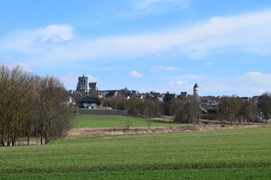 รูปภาพMaifeld – เลือกดูภาพถ่ายสต็อก เวกเตอร์ และวิดีโอ568 | Adobe Stock