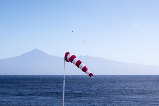 รูปภาพAirsock – เลือกดูภาพถ่ายสต็อก เวกเตอร์ และวิดีโอ262 | Adobe Stock