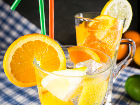 Citronade Bilder – Durchsuchen 343 Archivfotos, Vektorgrafiken und ...