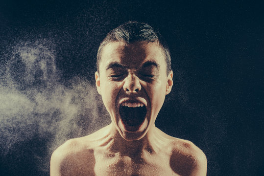 รูปภาพShouting – เลือกดูภาพถ่ายสต็อก เวกเตอร์ และวิดีโอ1,492,904 ...