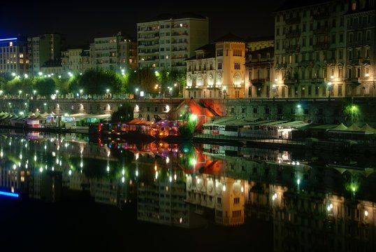 Murazzi Bilder – Durchsuchen 418 Archivfotos, Vektorgrafiken und Videos ...