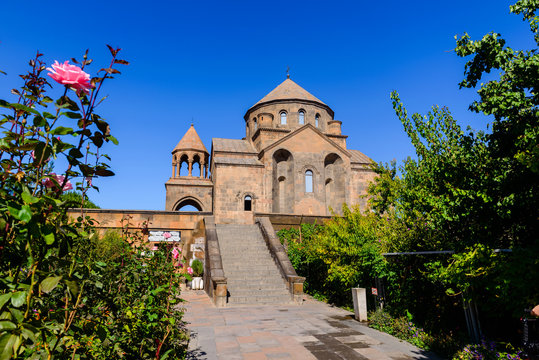 Tetraconch Bilder – Durchsuchen 185 Archivfotos, Vektorgrafiken und ...