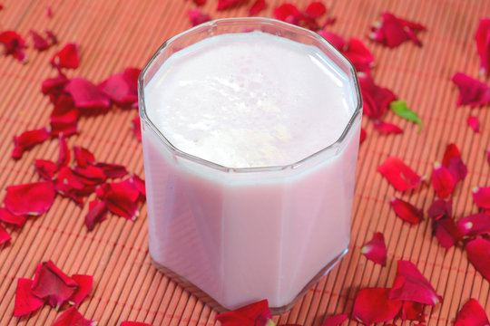 "Rose Milk"-Bilder: Stock-Fotos & -Videos. | Adobe Stock