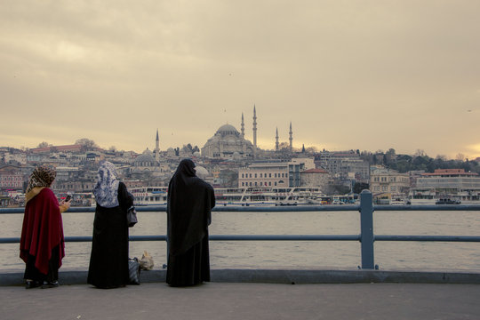 Turche-Bilder: Stock-Fotos & -Videos. | Adobe Stock