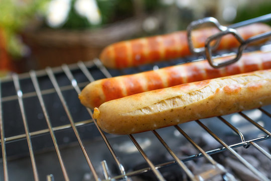 Grillwurst 画像 - 参照 2,961 Stock 写真、ベクターおよびビデオ | Adobe Stock