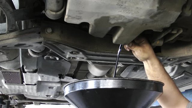 Auto Oil Change Images – Browse 84,672 Stock Photos, Vectors, and Video ...