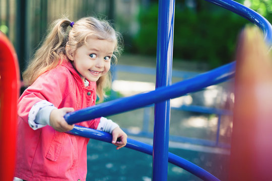 "Shin Up" Bilder – Durchsuchen 61 Archivfotos, Vektorgrafiken und ...