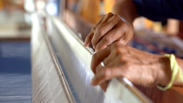 "Weaving Shuttle" - Images et vidéos libres de droits | Adobe Stock