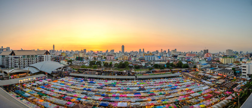 รูปภาพRatchada – เลือกดูภาพถ่ายสต็อก เวกเตอร์ และวิดีโอ1,208 | Adobe Stock