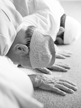 Sujood Images – Browse 41 Stock Photos, Vectors, and Video | Adobe Stock
